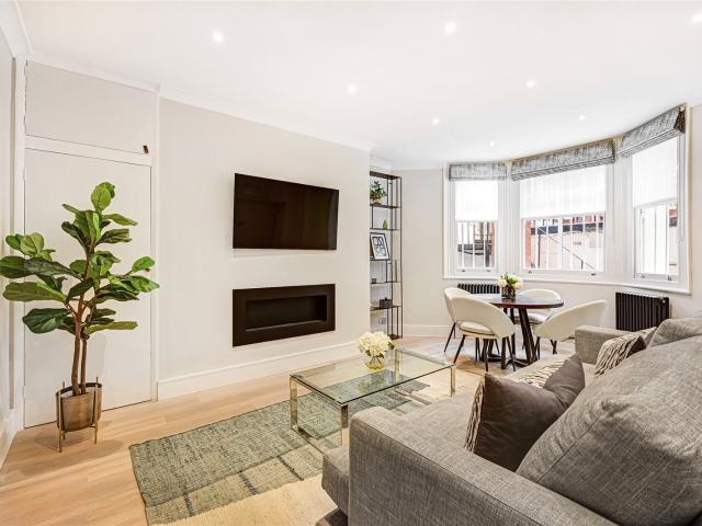 1 bedroom property in Ralston Street, London, SW3 £3,800 pcm | Chestertons