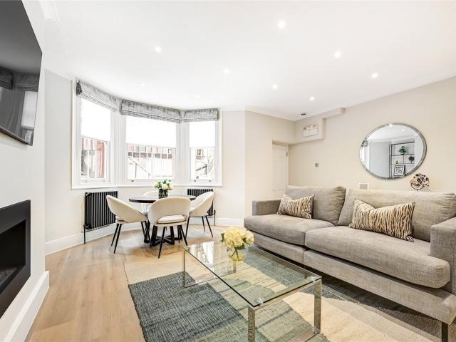 1 bedroom property in Ralston Street, London, SW3 £4,250 pcm | Chestertons