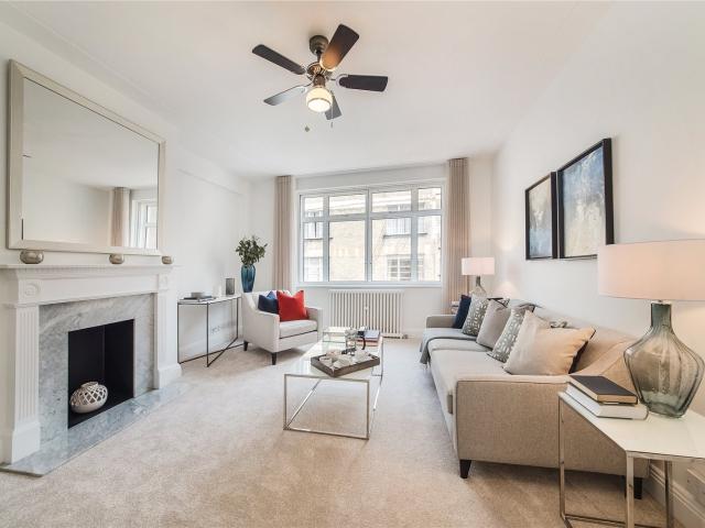 1 bedroom property in Richmond Court, 200 Sloane Street, Knightsbridge, London, SW1X £6,500 pcm | Chestertons