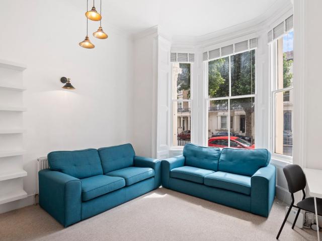 1 bedroom property in Warwick Avenue, London, W9 £2,500 pcm | Chestertons