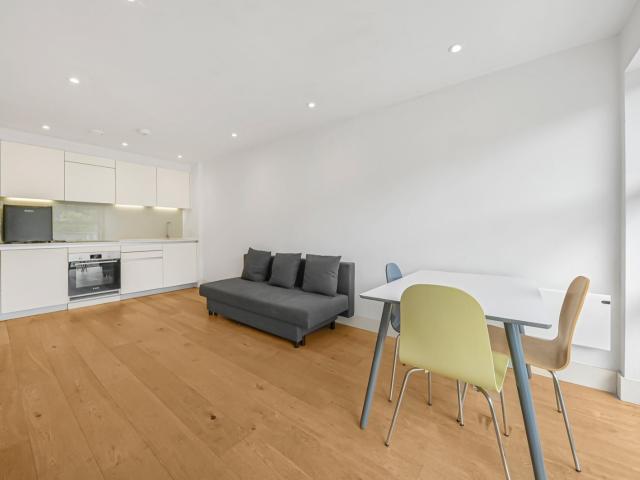 1 bedroom property in Tiltman Place, London, N7 £2,000 pcm | Chestertons