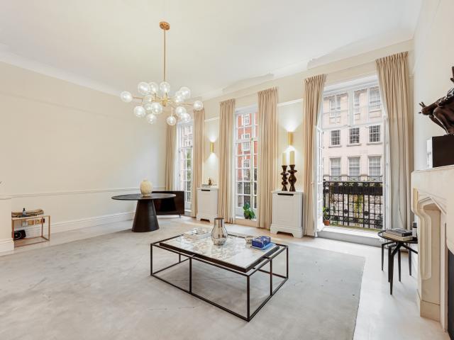 1 bedroom property in Upper Brook Street, Mayfair, London, W1K £1,835 pw | Chestertons