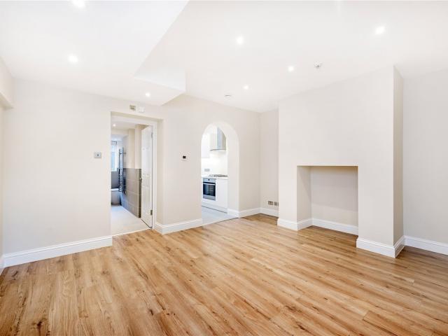 1 bedroom property in Vincent Square, Westminster, London, SW1P £2,590 pcm | Chestertons