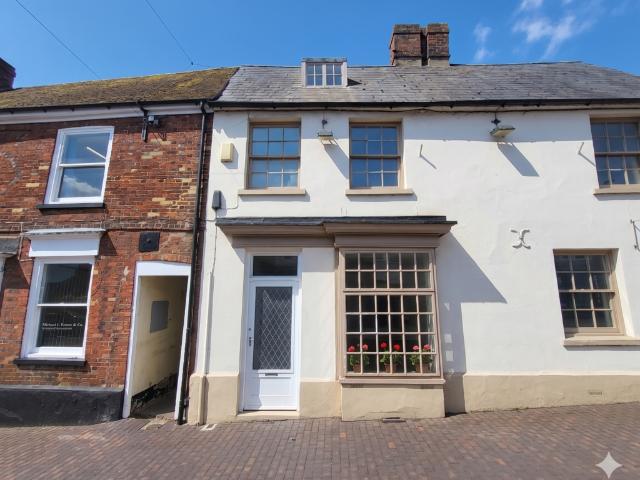 1 bedroom property with land for sale