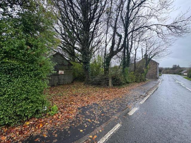 1 bedroom property with land for sale