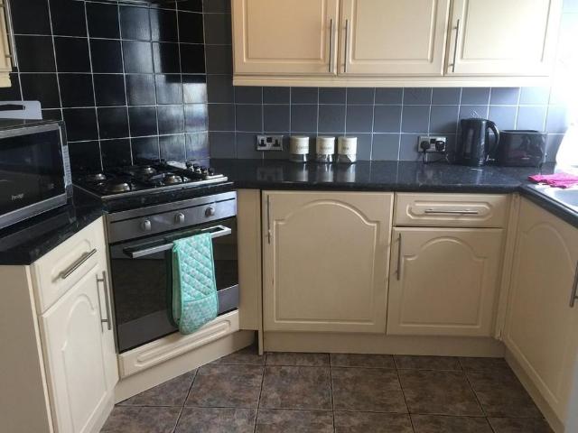 1 bedroom property with land to rent