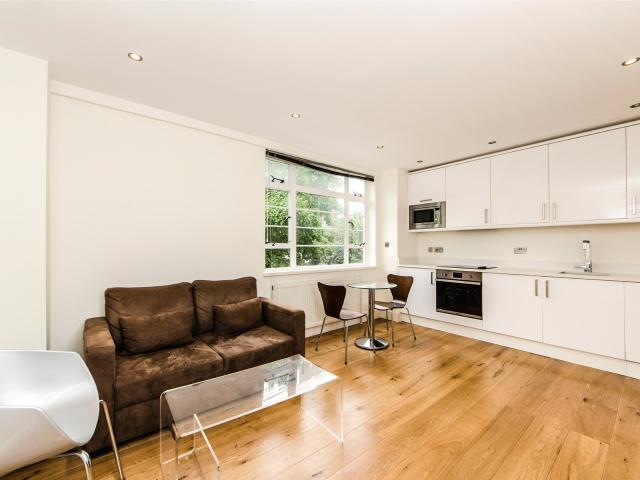 1 bedroom property to let in Nell Gwynn House, Sloane Avenue, London, SW3 £650 pw