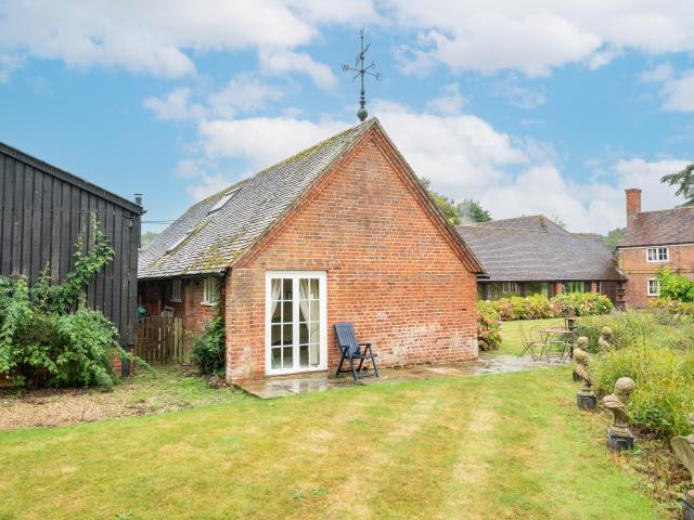 1 bedroom property to let in Oaklands Farm, East Tytherley, Salisbury, SP5 £2,000 pcm