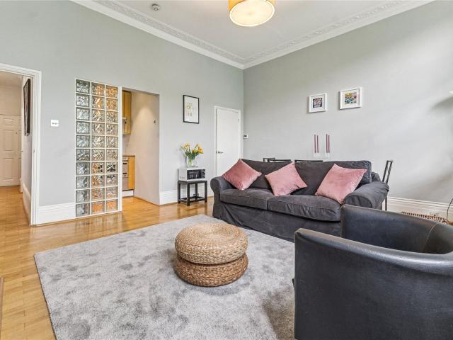 1 bedroom property to let in Old Brompton Road, London, SW5 £2,200 pcm