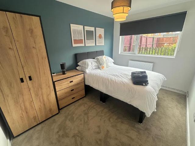 1 bedroom property to let in Austin Road, Bromsgrove £650 pcm