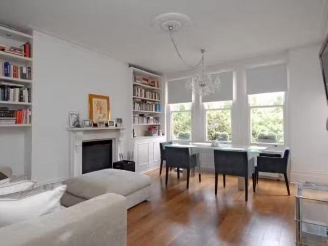 1 bedroom property to let in Albert Bridge Road, London, SW11.