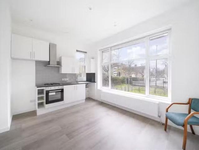 1 bedroom property to let in Aldrington Road, London, SW16 £.