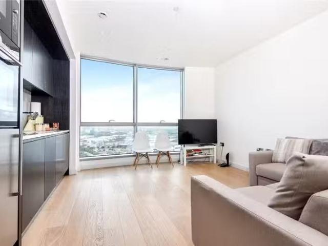 1 bedroom property to let in Biscayne Avenue, London, E14 £1.