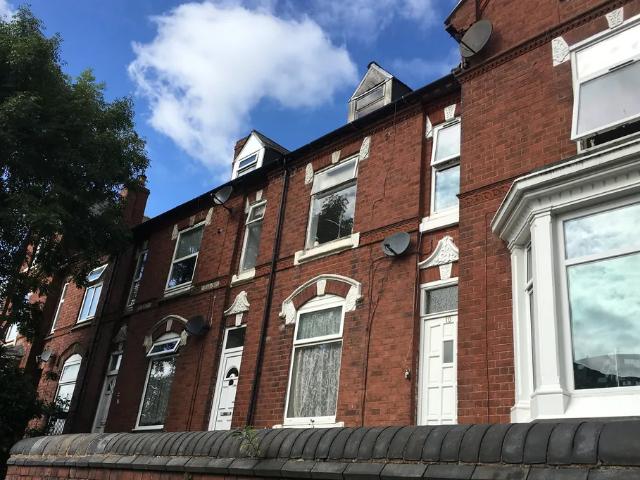 1 bedroom property to let in Brierley Hill, West Midlands £700 pcm