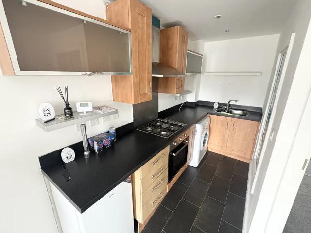 1 bedroom property to let in Bristnall Hall Road, Oldbury £800 pcm