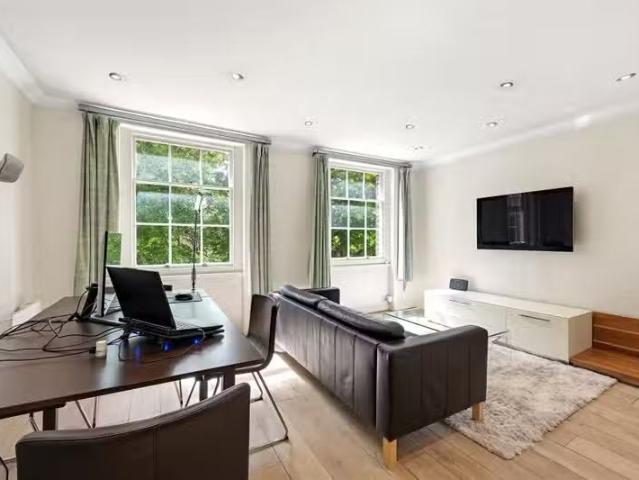 1 bedroom property to let in Brompton Square, London, SW3 £4.