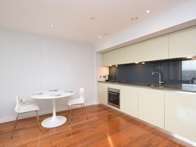 1 bedroom property to let in City Lofts, 7 St. Pauls Square, Sheffield, S1 2LL £950 pcm