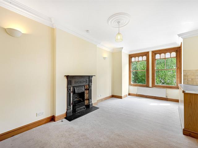 1 bedroom property to let in Ennismore Avenue, London, W4 £2,100 pcm