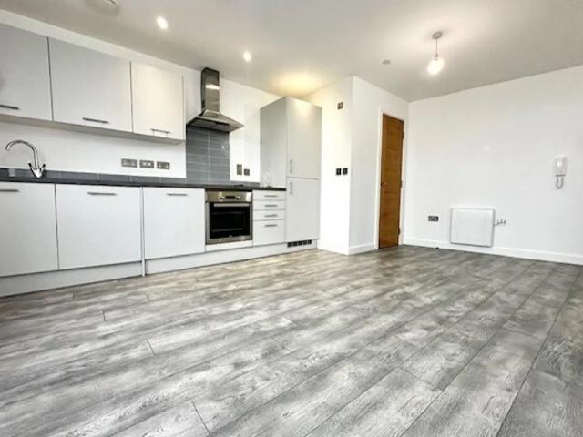 1 bedroom property to let in Equipoint, Coventry Road B25 £875 pcm