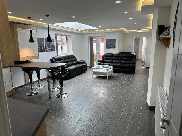 1 bedroom property to let in Flat 6 674 Bristol Road All Bills Included £225 pw