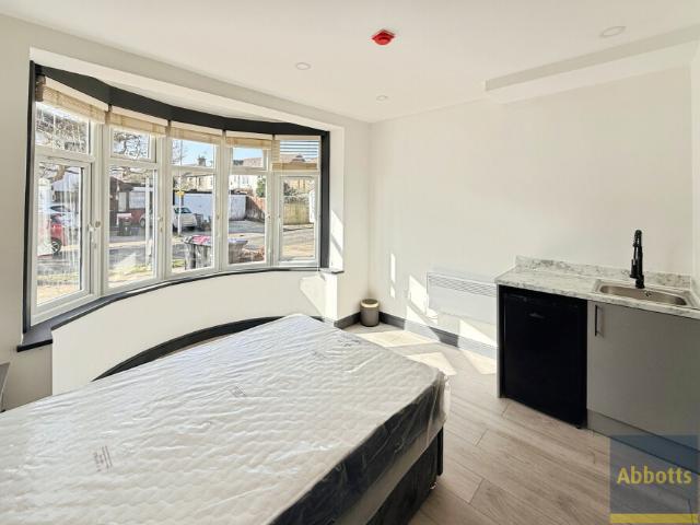 1 bedroom property to let in Glenhurst Road, Southend £775 pcm
