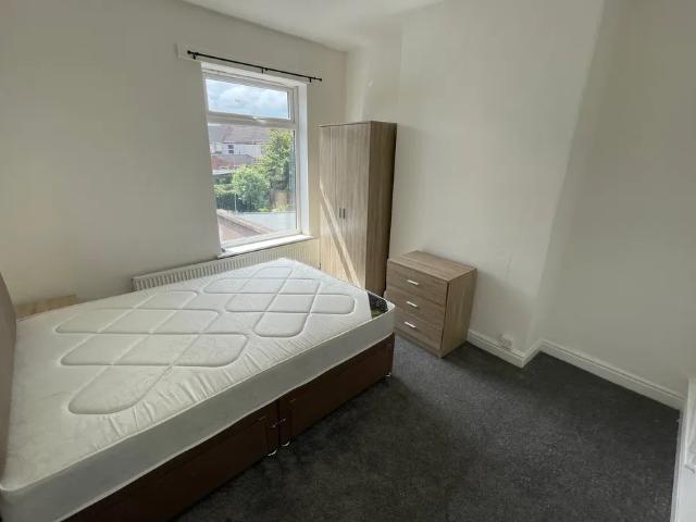 1 bedroom property to let in Green Lane, Halesowen, West Midlands £475 pcm