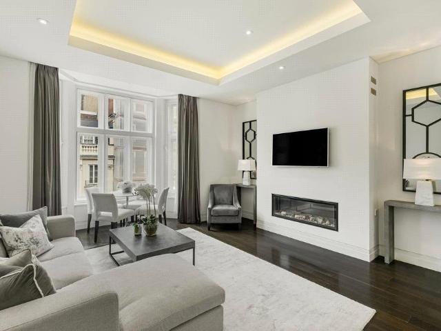 1 bedroom property to let in Green Street, Mayfair, London, W1K £2,000 pw