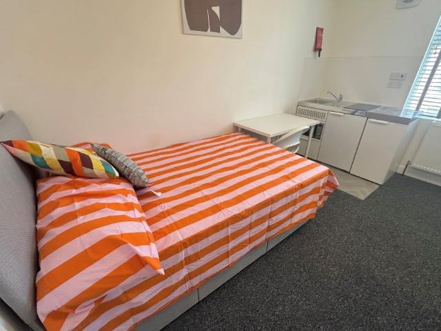 1 bedroom property to let in Hurcott Road, Kidderminster £700 pcm