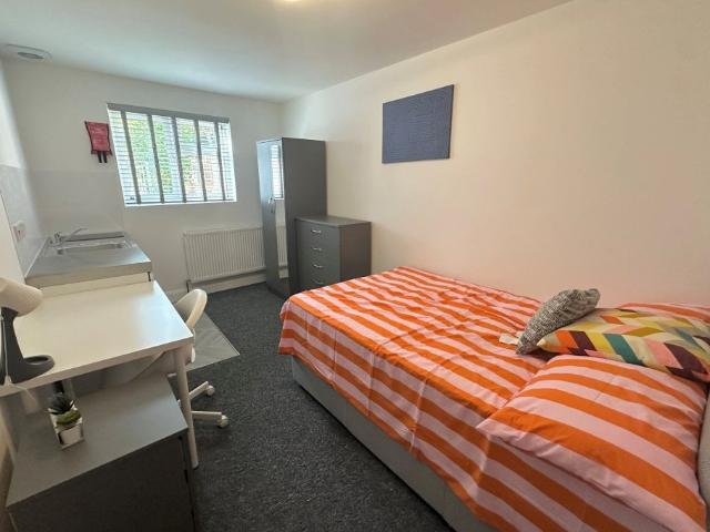 1 bedroom property to let in Hurcott Road, Kidderminster £700 pcm