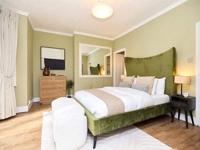 1 bedroom property to let in Holland Road, London, W14 £4,750 pcm