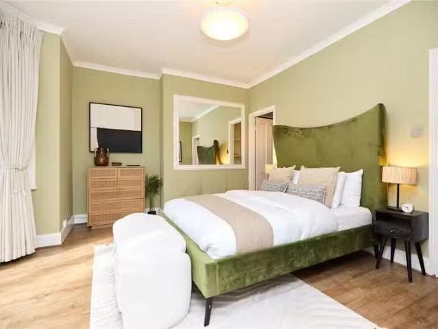 1 bedroom property to let in Holland Road, London, W14 £4,75.