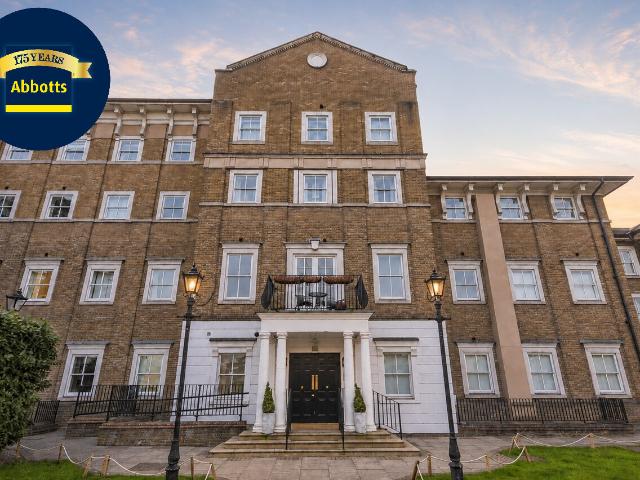 1 bedroom property to let in Lyttleton House, Chelmsford CM1 £1,300 pcm