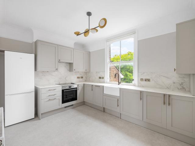 1 bedroom property to let in Park Hall Road, London, SE21 £1,850 pcm