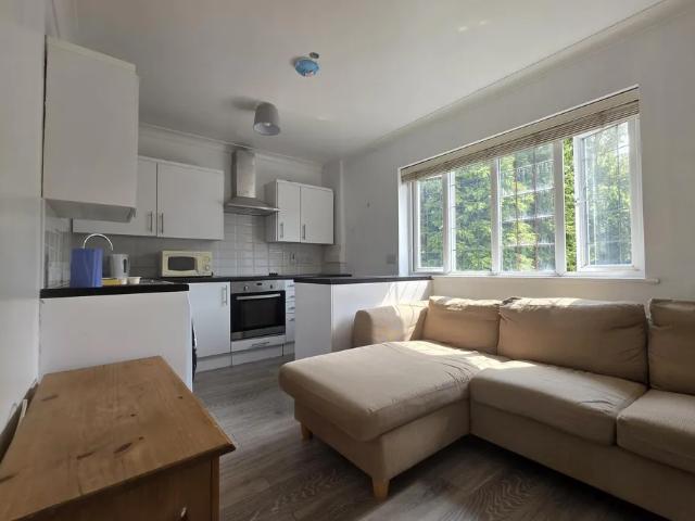 1 bedroom property to let in Park Road West, Wolverhampton, WV1 £900 pcm