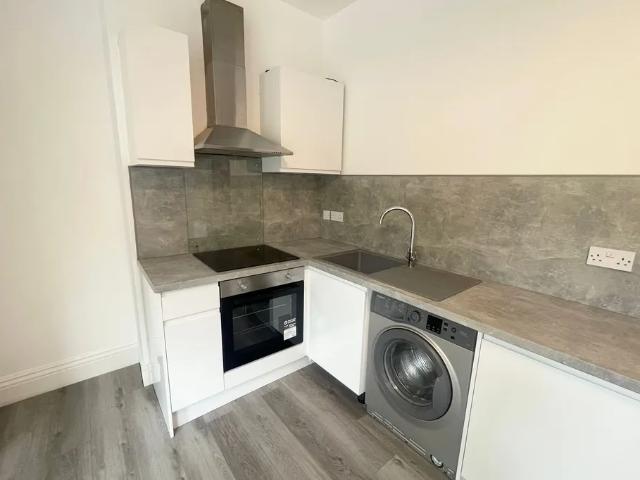 1 bedroom property to let in Pershore Road South, Kings Norton, B30 £880 pcm