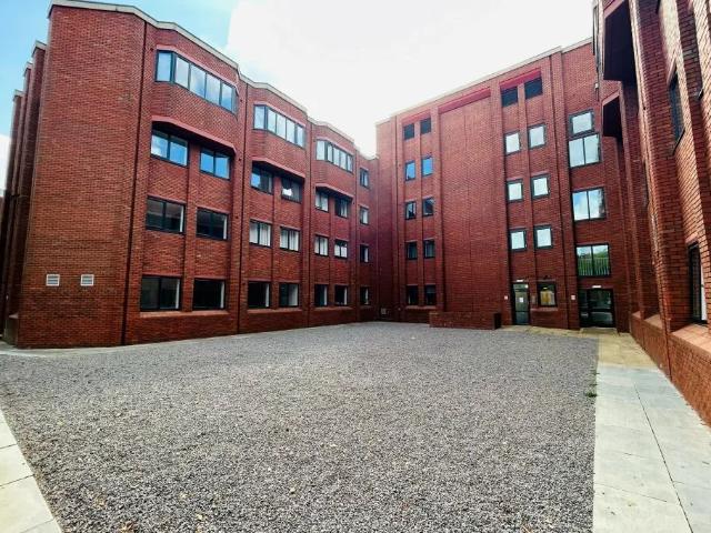 1 bedroom property to let in Prospect Hill, Redditch £825 pcm