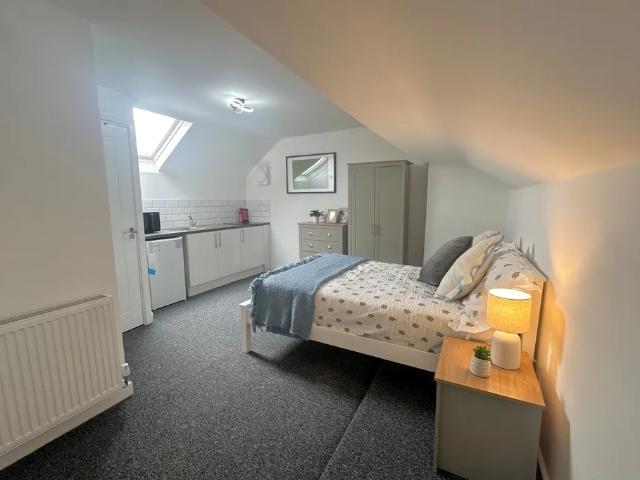 1 bedroom property to let in Prospect Road North, Redditch £725 pcm