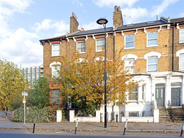 1 bedroom property to let in Queenstown Road, London, SW8 £1,950 pcm