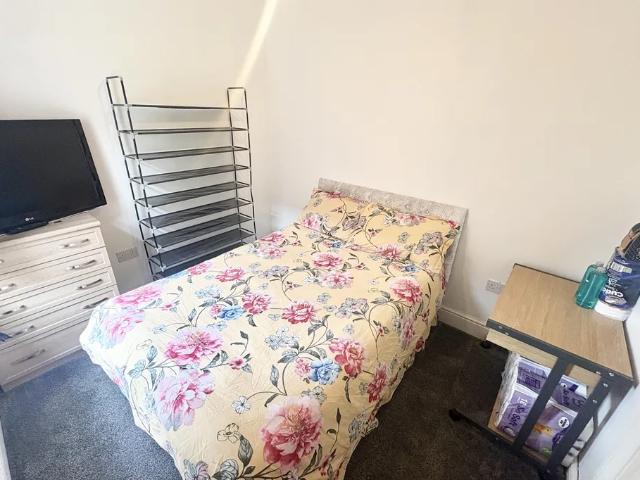 1 bedroom property to let in Richmond Hill, Oldbury £525 pcm