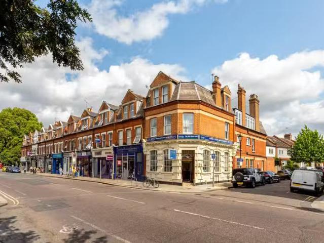 1 bedroom property to let in Richmond Road, Twickenham, TW1.