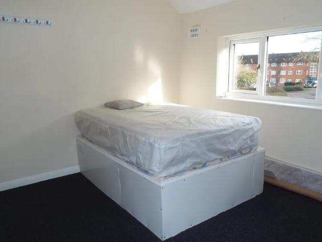 1 bedroom property to let in Room To Let, Cardy Close, Redditch £400 pcm