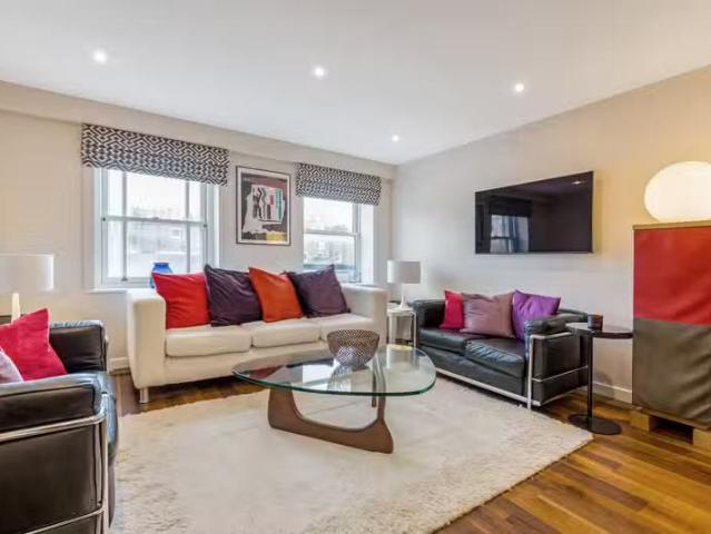 1 bedroom property to let in Royal Belgrave House, Hugh Street.