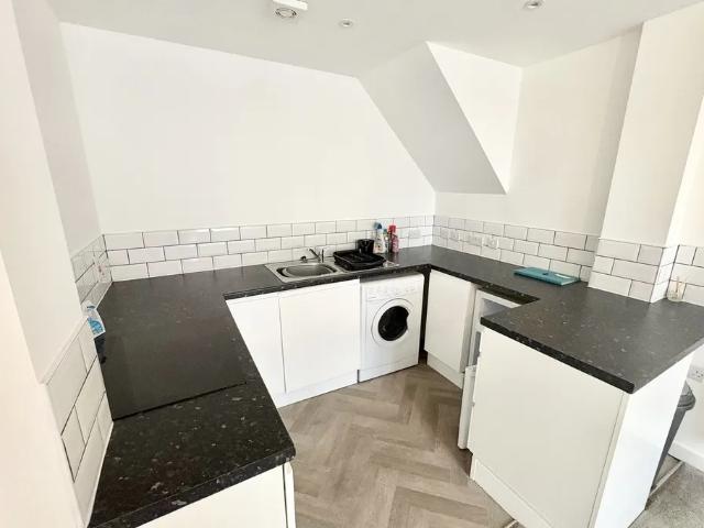 1 bedroom property to let in St. Mary's Road, Bearwood £800 pcm