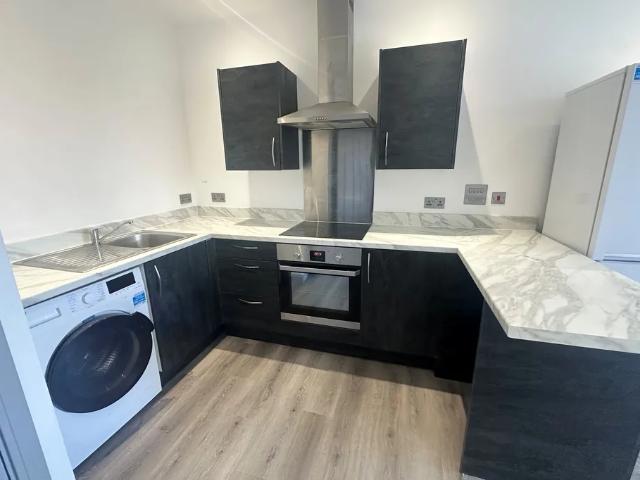 1 bedroom property to let in St. Stephens House, Redditch £800 pcm