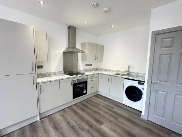 1 bedroom property to let in St. Stephens House, Redditch £825 pcm