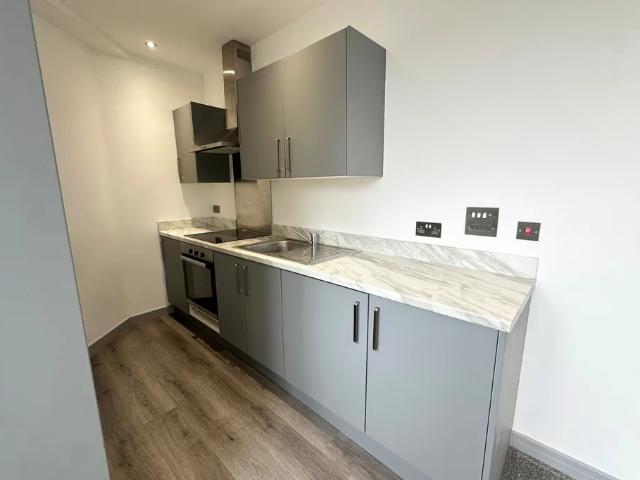 1 bedroom property to let in St. Stephens House, Redditch £825 pcm