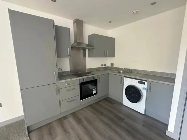 1 bedroom property to let in St. Stephens House, Redditch £825 pcm
