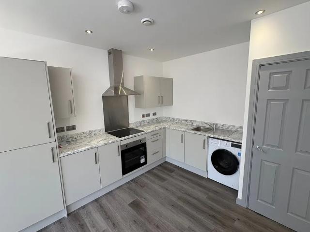 1 bedroom property to let in St. Stephens House, Redditch £825 pcm