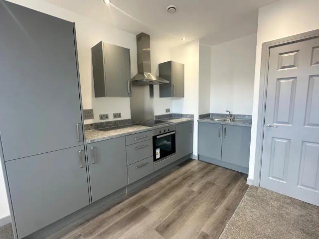 1 bedroom property to let in St. Stephens House, Redditch £825 pcm