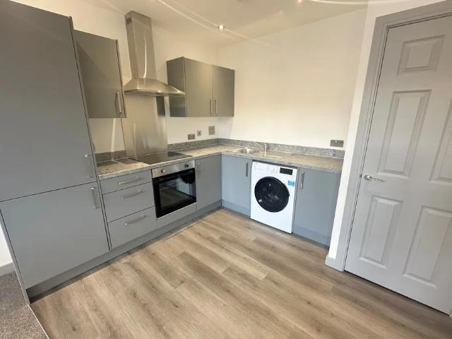 1 bedroom property to let in St. Stephens House, Redditch £825 pcm